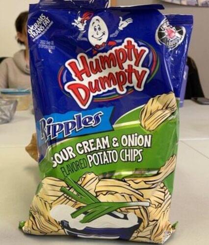 Humpty Dumpty Sour Cream & Onion Potato Chips - 11.7 oz, Nutrition ...
